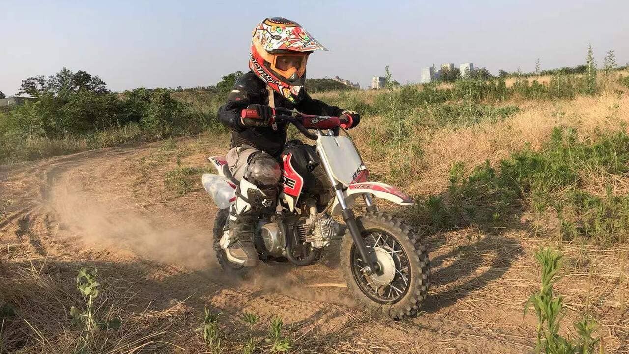 250cc vs. 450cc Dirt Bikes: Which One Should You Choose? - Bosuer